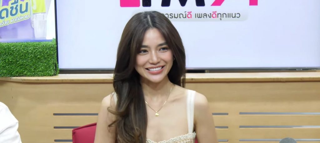 ปราง กัญญ์ณรัณ ตอบเขินหน้าแดง หลังถูกถามเรื่องร้องเท้าคู่ โอบ นิธิ