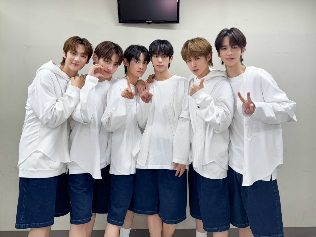'TWS' เปิดตัวอย่างถล่มทลาย ครองตำแหน่งสูงสุดในชาร์ตอัลบั้ม!