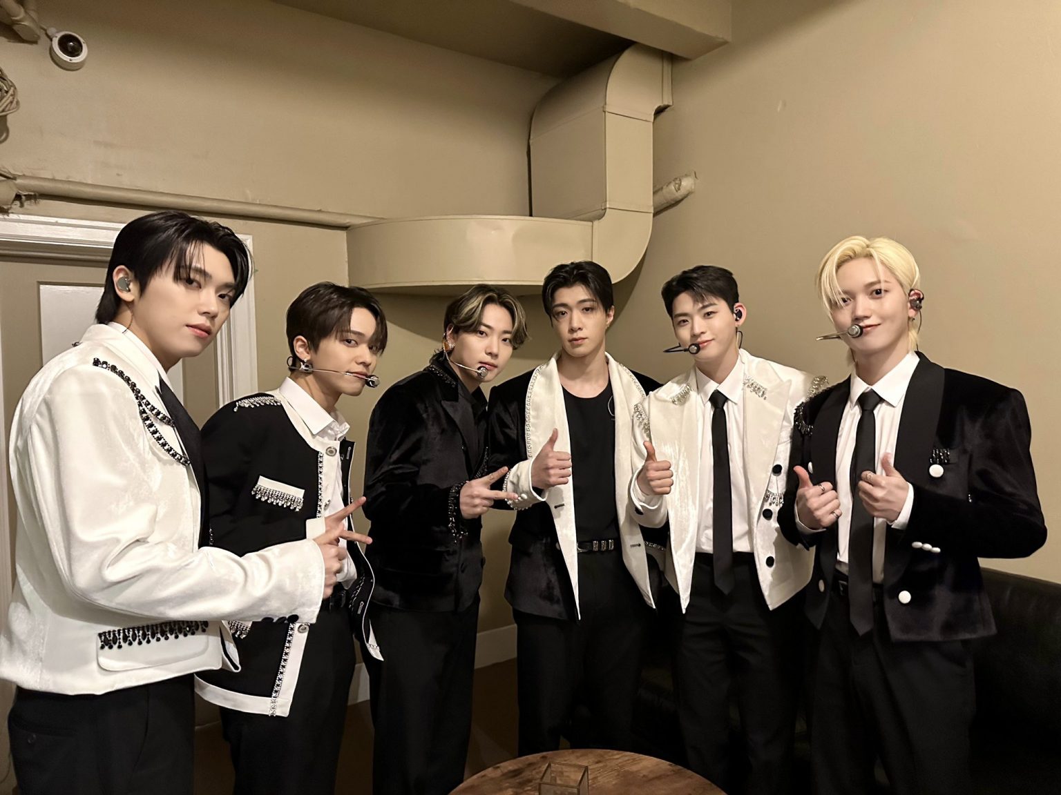 นับถอยหลังรอ ONF เปิดตัวมินิอัลบั้มชุดที่ 8 'BEAUTIFUL SHADOW'